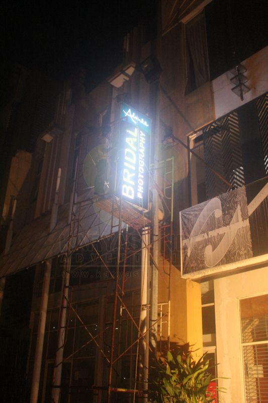 NEON BOX ACRYLIC + STICKER | BRIDAL