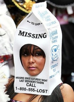 UNIQUE UNUSUAL OR INTERESTING: 8 CELEBRITY COSTUME FAILURES