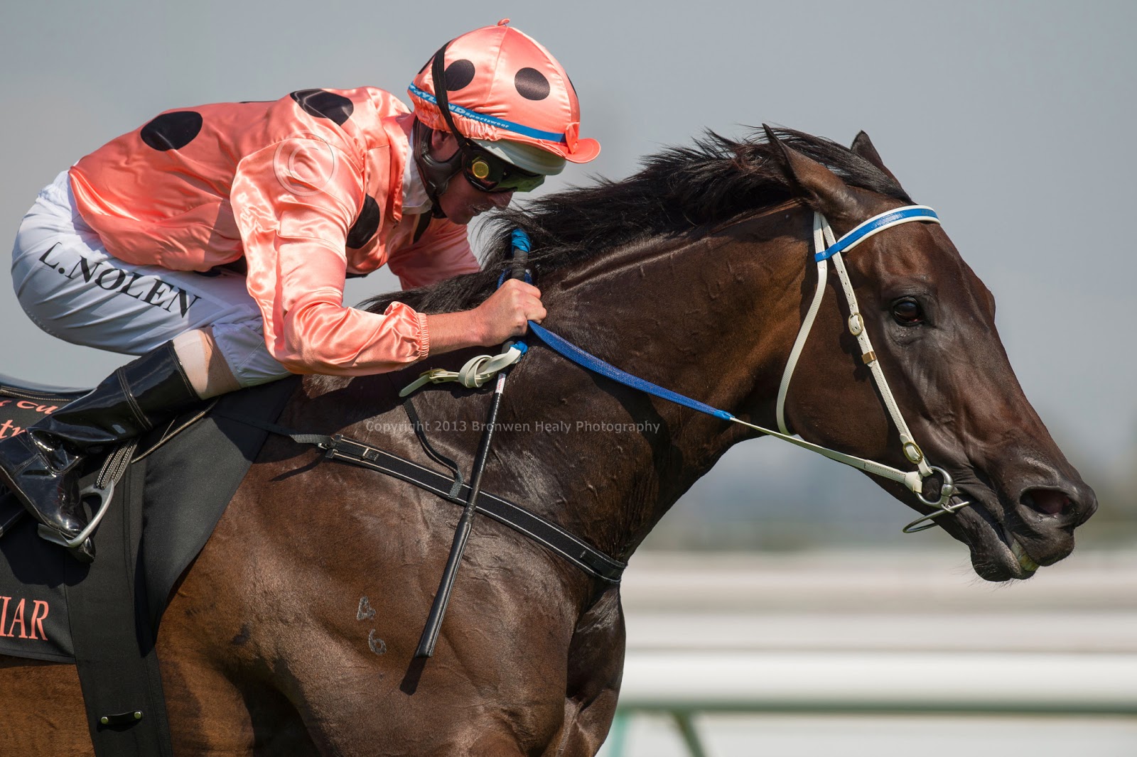 Famously Famous - Black Caviar wins her own Lightning Stakes