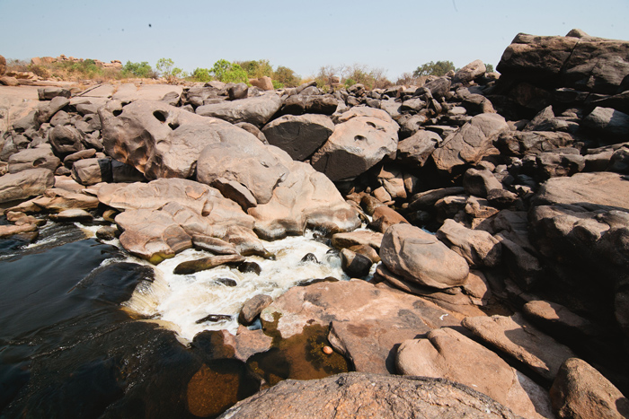 Pomelo: Hampi : Waterfalls & Waterholes