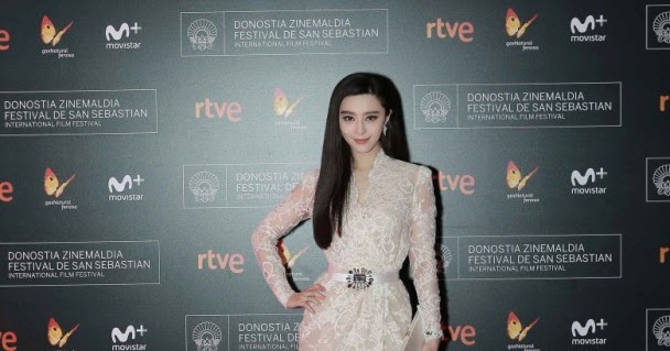 Fan Bingbing wears white colour dress showing her S body shape and ...