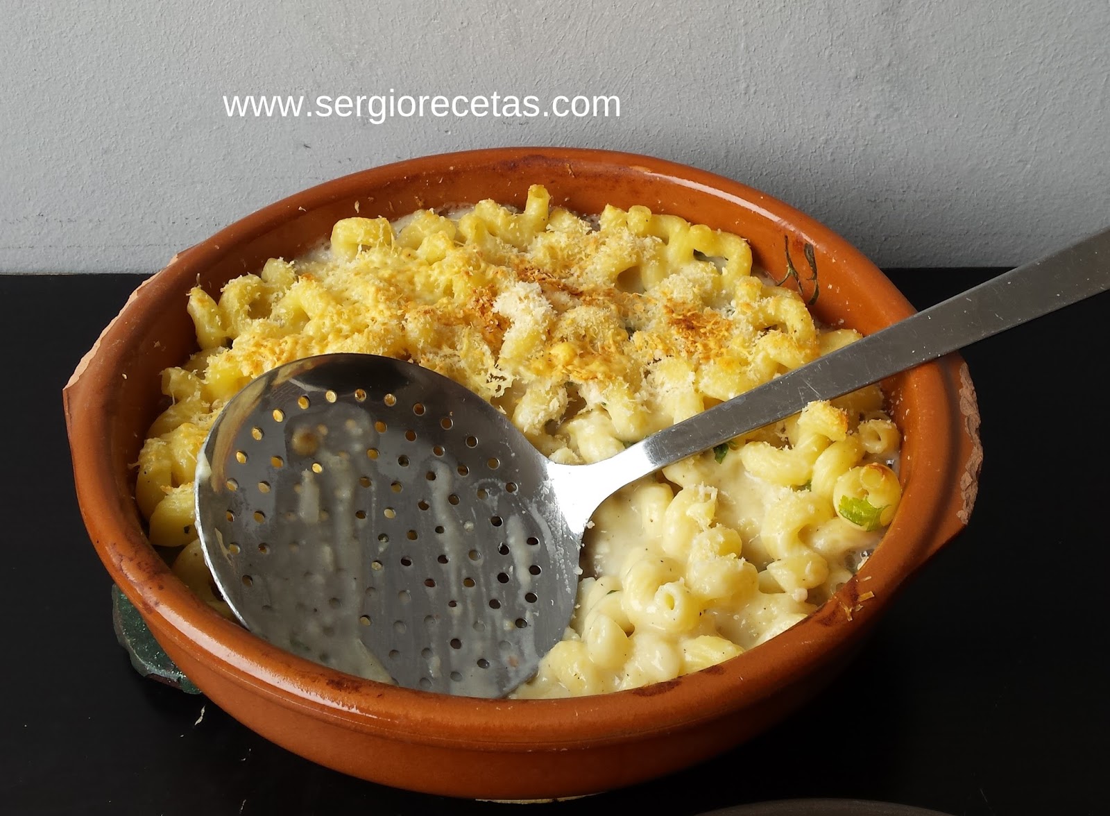 Sergio Benito: Receta de Macarrones con Queso al Estilo Americano.