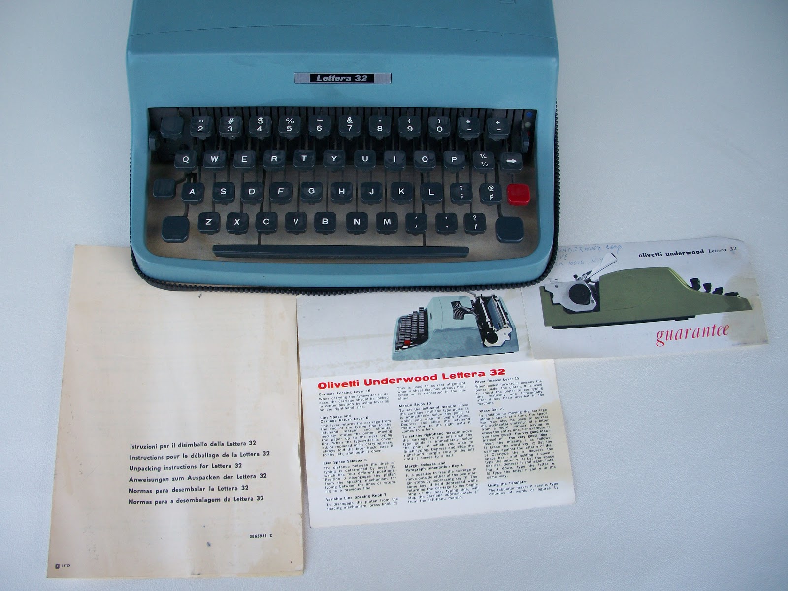 Still Stunning Vintage Resale: Olivetti Lettera 32 Manuel Typewriter
