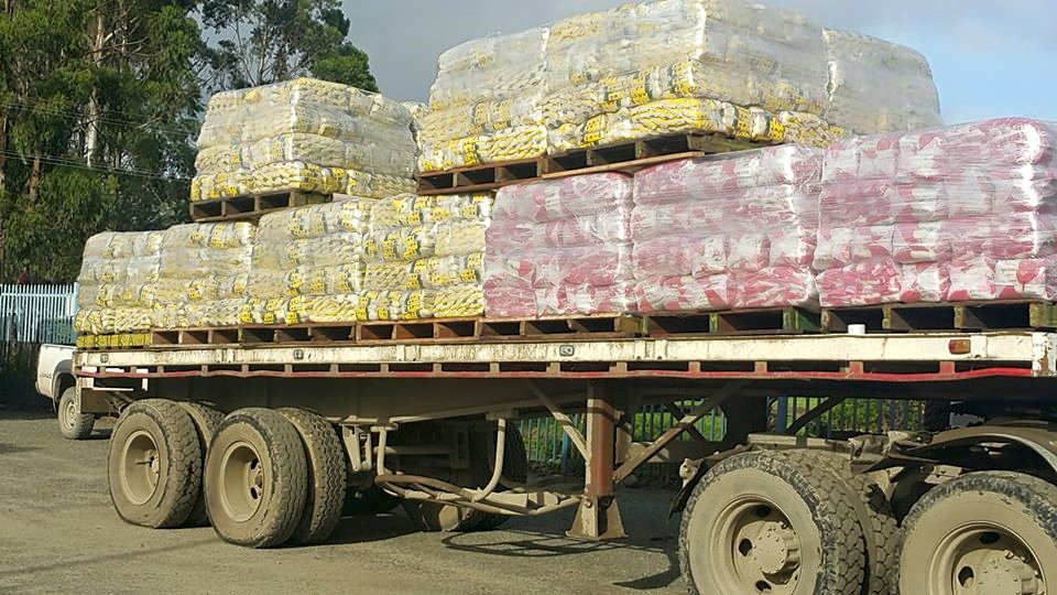 Trukai gives rice to Earthquake Victims - Papua New Guinea Today