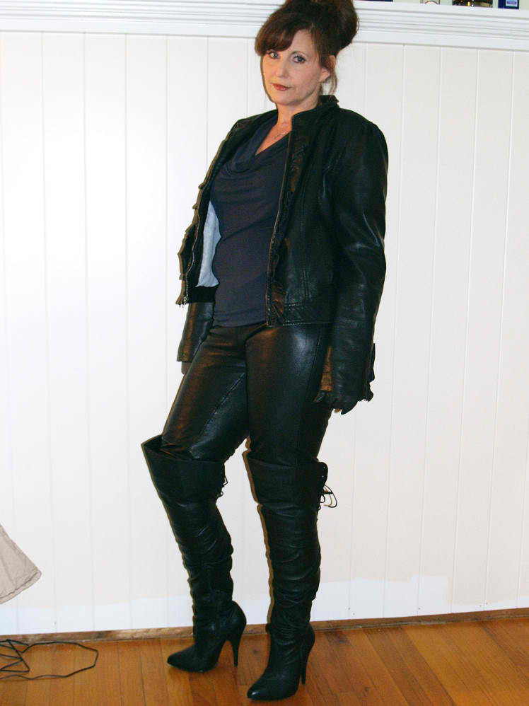 My Celebrity: Leather Lisa