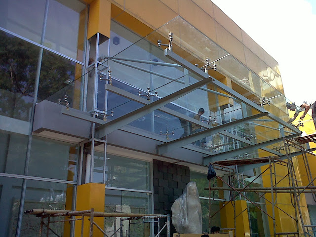 aluminium and glass RACHELL: Pekerjaan pemasangan canopy kaca tempered ...