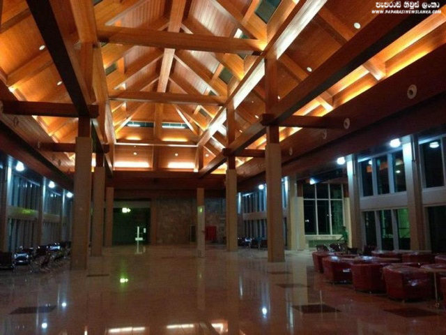 Articles Paparasi News Lanka: Maththala Airport