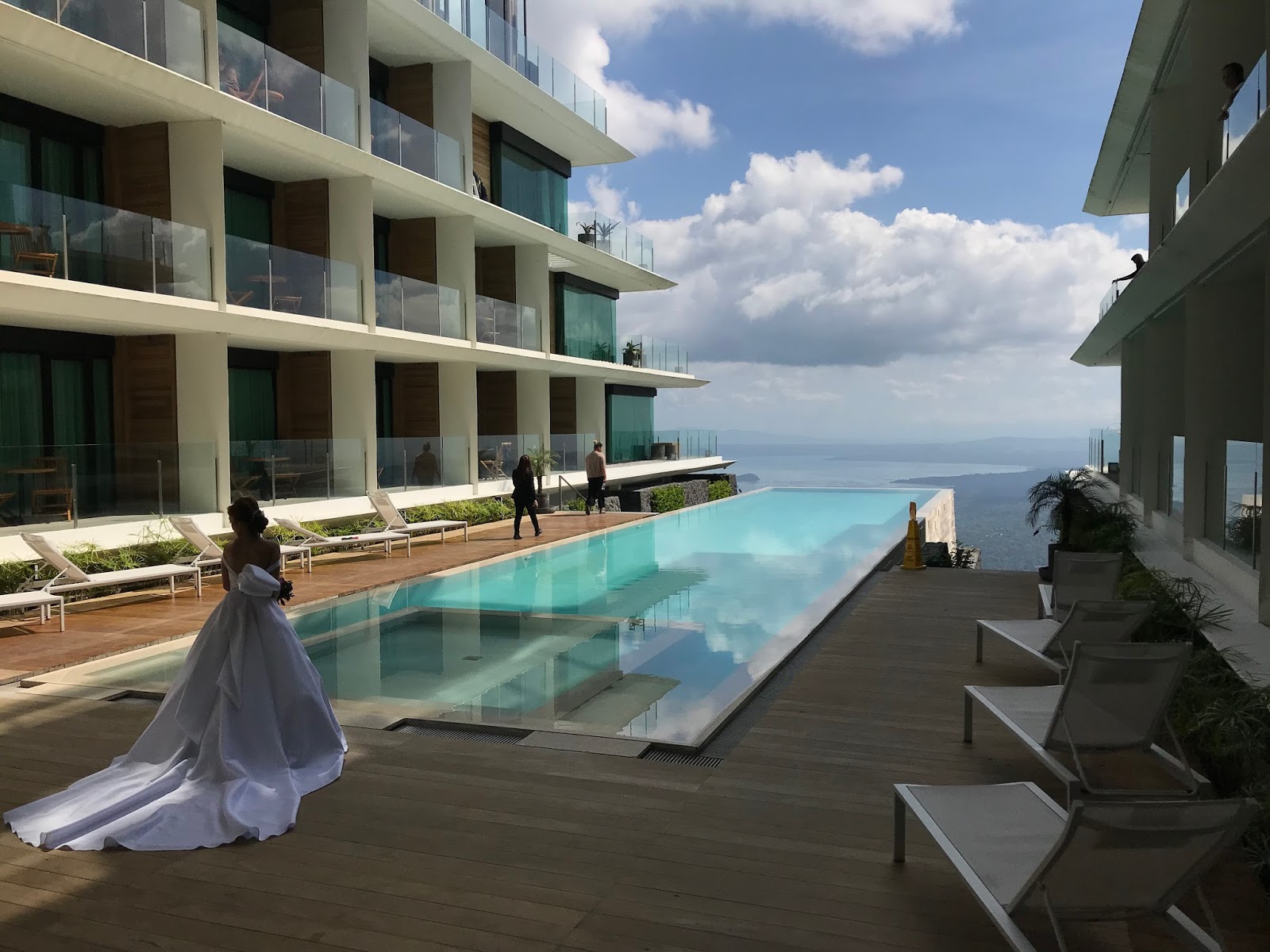 Observe the world: Tagaytay City, Escala hotel infinity pool, People ...