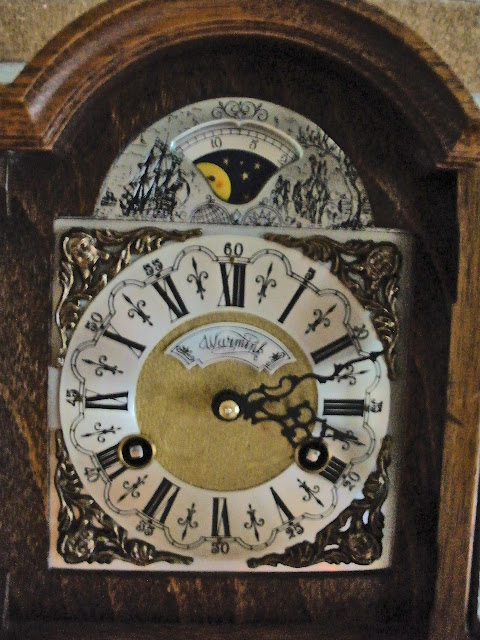 MARIETTE'S BACK TO BASICS: {Our Dutch Table Clock}
