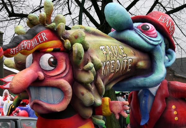 The Funky Monkey!: crazy parade floats!!!!!!!