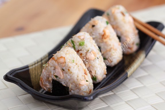 My Kitchen Snippets: Salmon Onigiri/Japanese Salmon Rice Balls