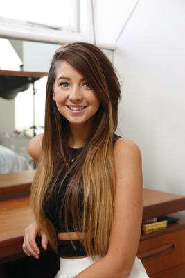 Girl Online On Tour by Zoe Sugg [ Inkvotary ]