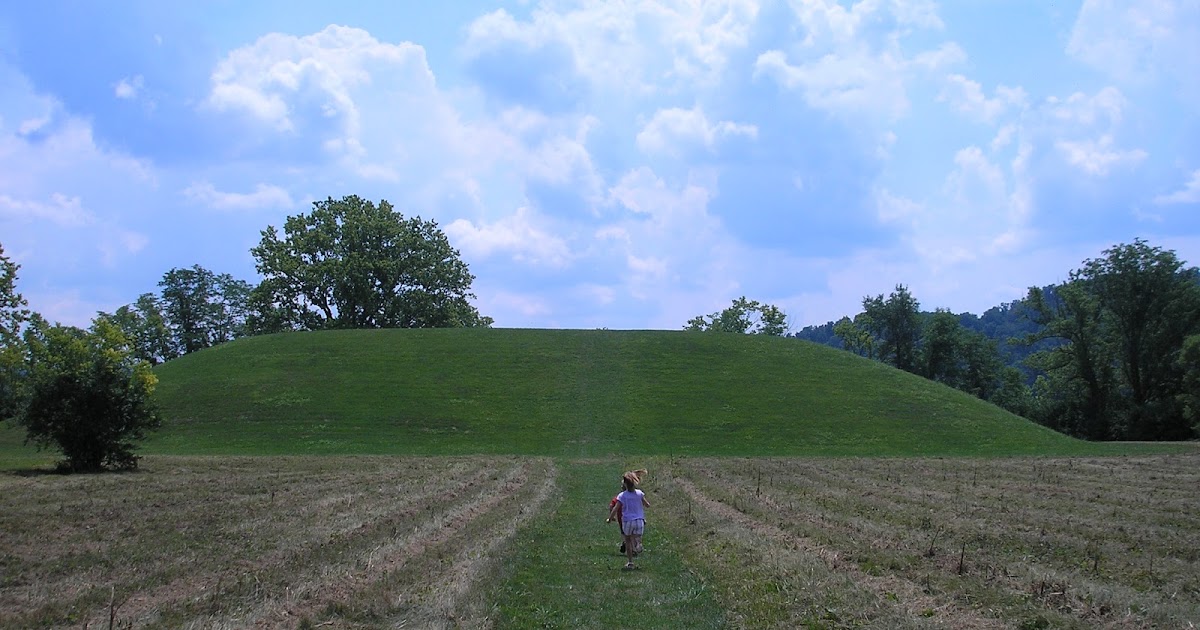 S E Lindberg: Ancient Ohio Trail - Real and Virtual Visits of Earthworks