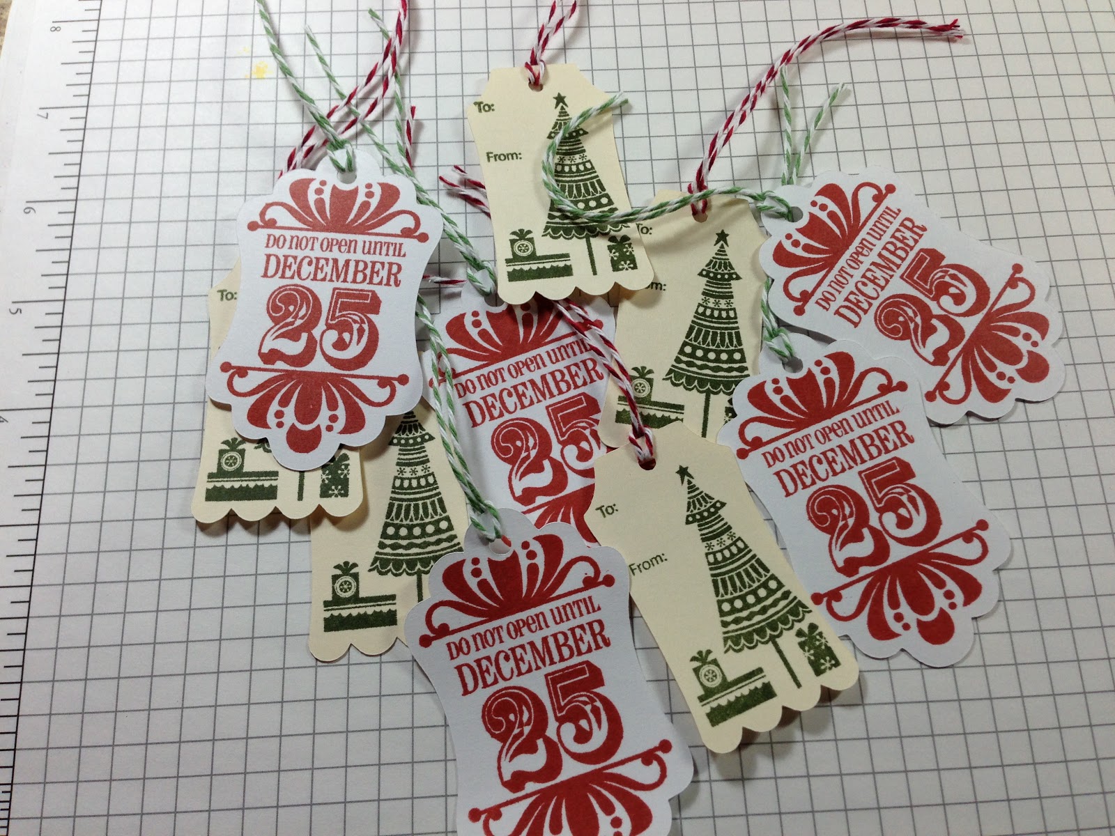 Bloggin The Crafts: Quick Christmas Tags!