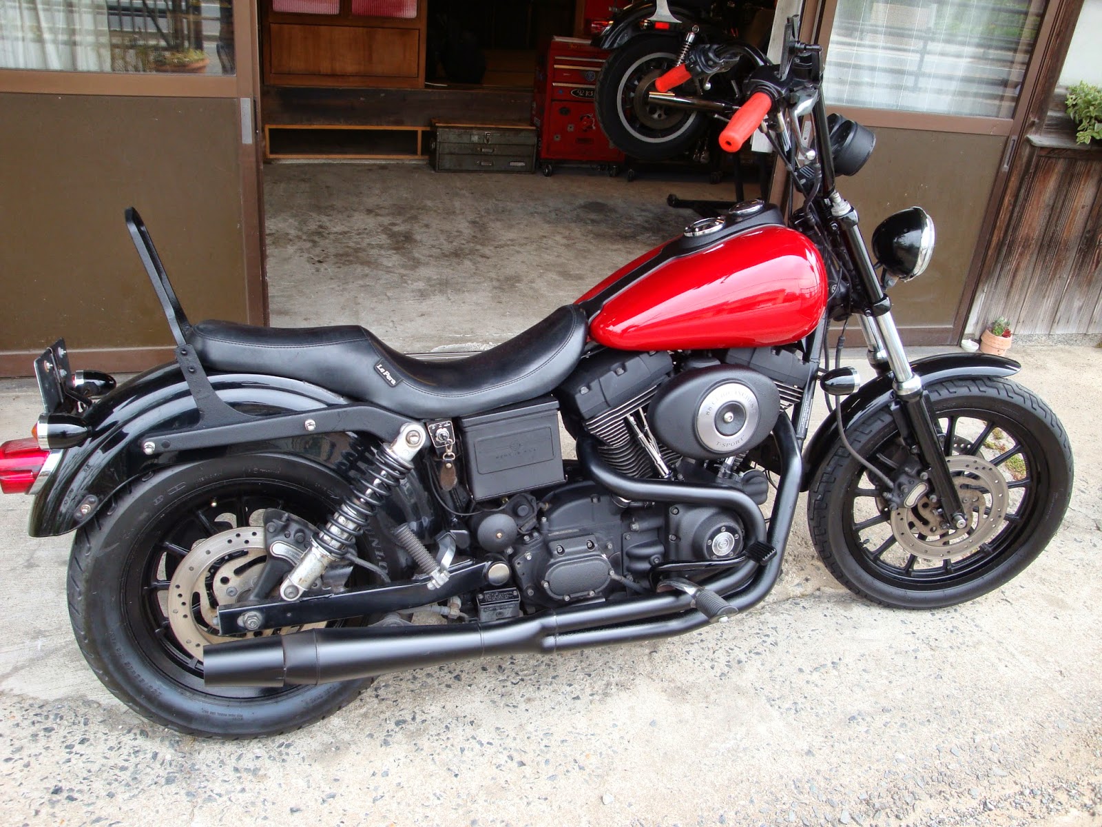 Old School Iron: 2002 FXDX facelift (sorry bad pix)