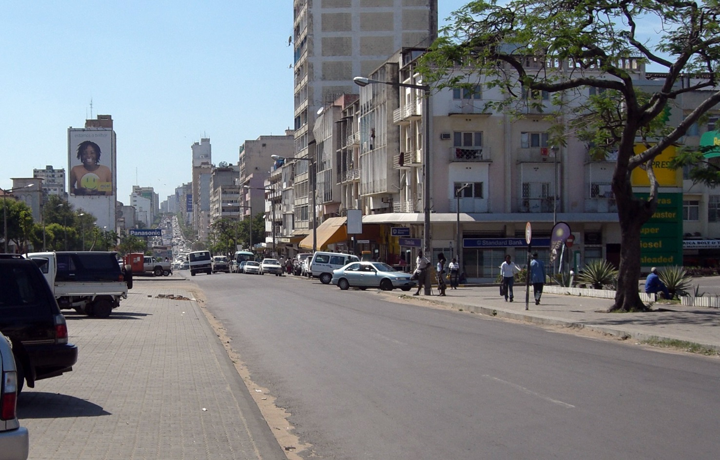 Quarteirão da Av 24 de Julho perto do antigo Liceu, Alto-Maé, Maputo.