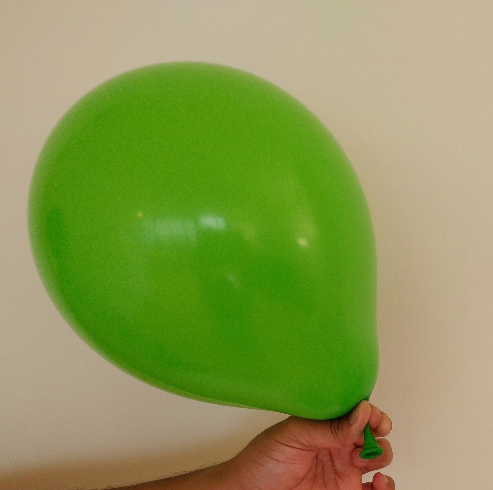 Banyan Bat: Trick to an easy knot to an inflated balloon