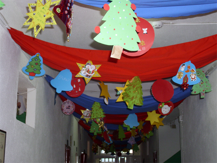 QUOD ERAT - Externato Flor do Campo: NOS CORREDORES...