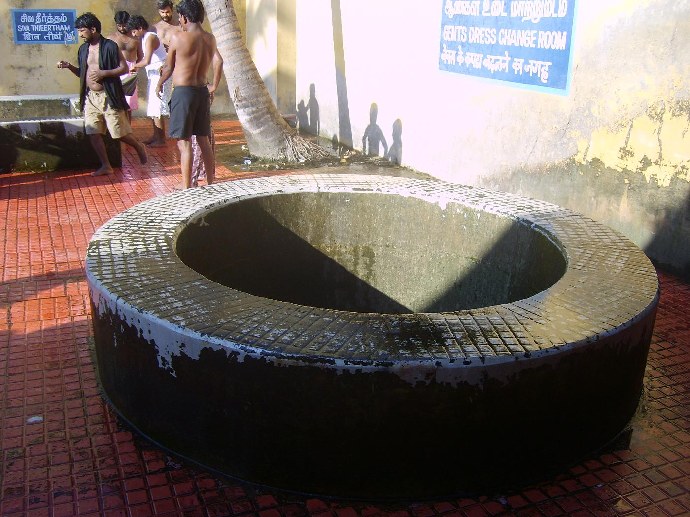 Tamilnadu Tourism: Ramanathaswamy Temple, Rameswaram – Shiva Theertham