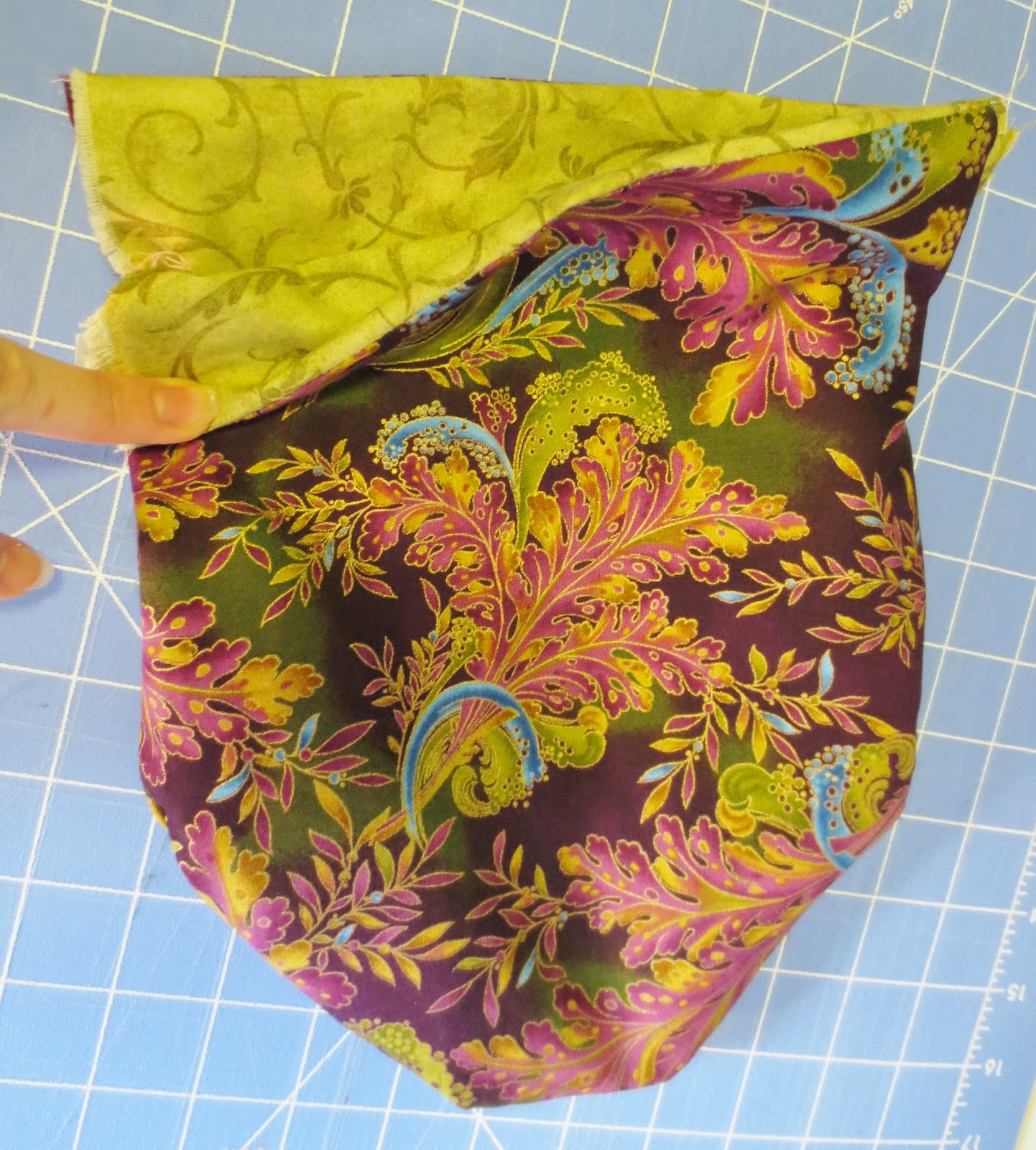 TheElegantArtist: DIY: Reversible Pirate & the Princess Pouch!