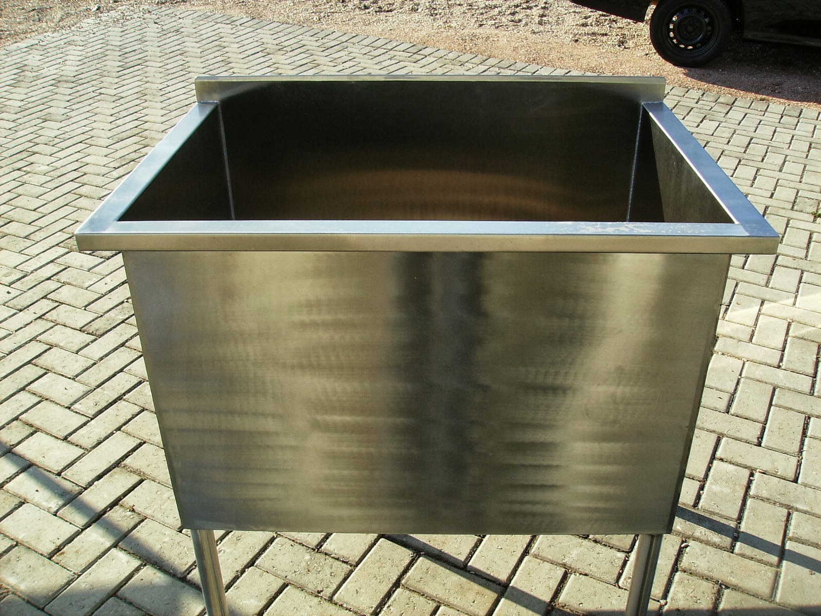 ARTEINOXX Industria e Comercio de moveis em aço inox e pintura epoxi ...