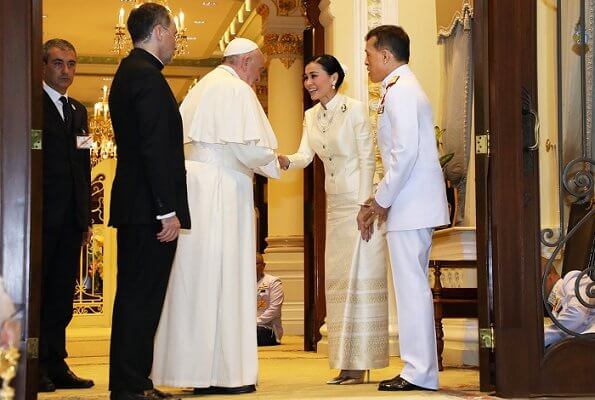 King Maha and Queen Suthida hosted Pope Francis