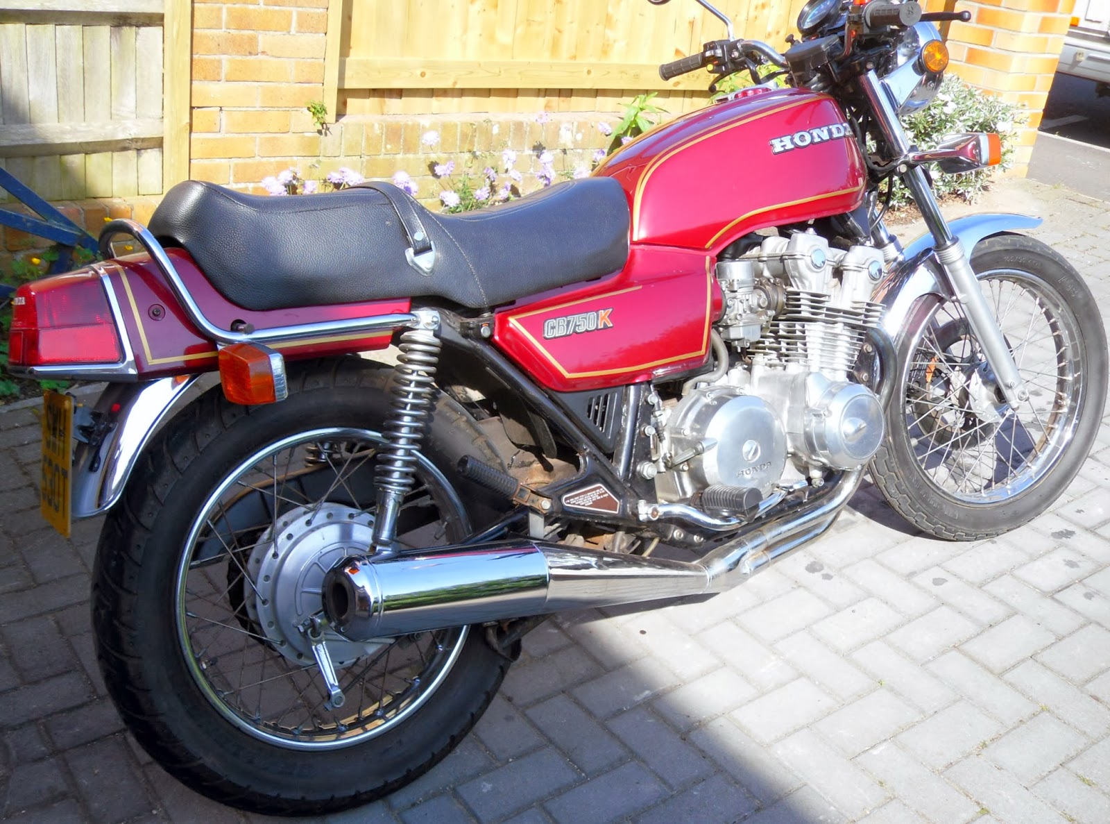 Hailwood Honda cb750kz: Honda cb750 cafe racer, hand built at home over ...
