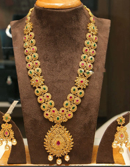 Jewellery Designs : #@ Heavy 2 Layered Uncut Diamond Haram Set