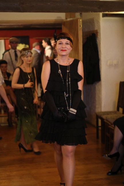 Moda wieczorowa okresu międzywojennego - Endless Retro