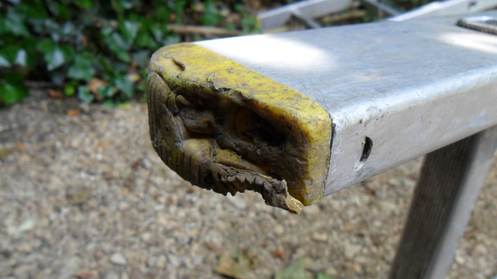 Worcester College Gardeners 2009-2018: Trim 2 Fit Ladder Feet