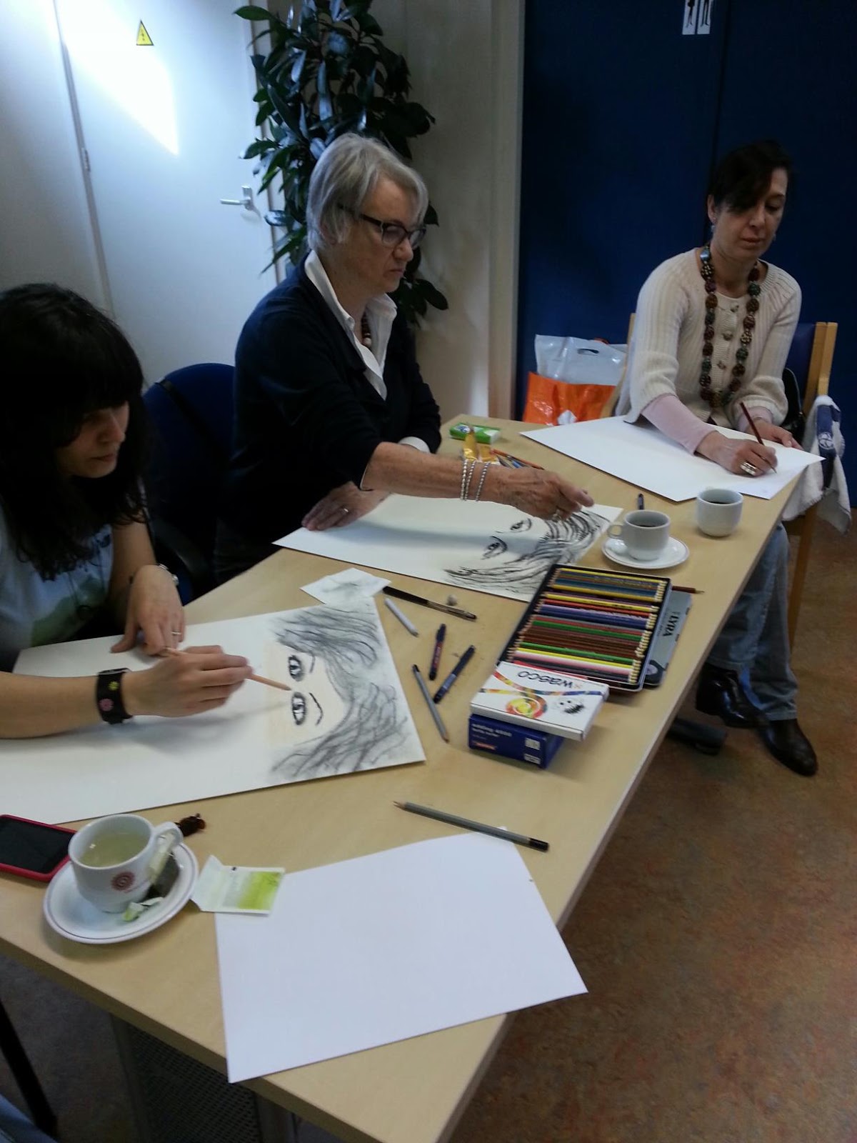 Simone van Olst: Drawing her Story les 9 over Vrouw zijn!