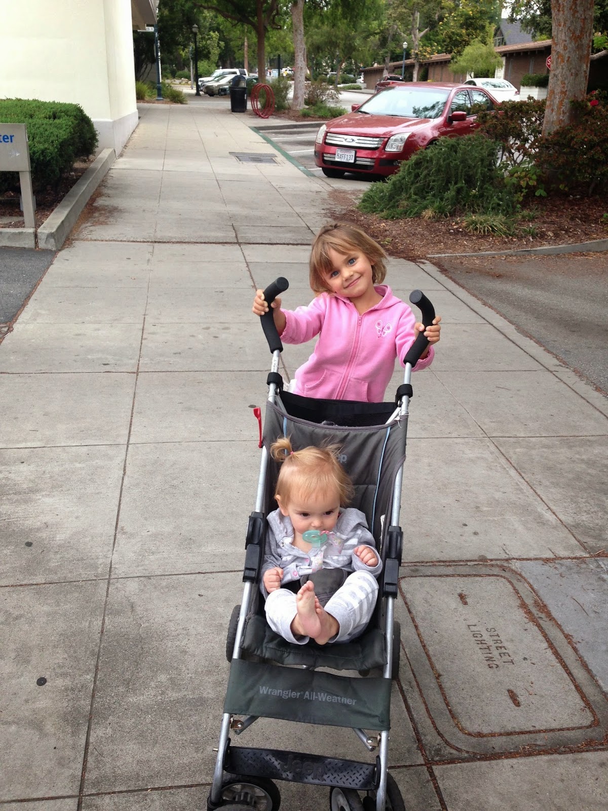 What's for Meat?: Tortellini Soup with Pesto