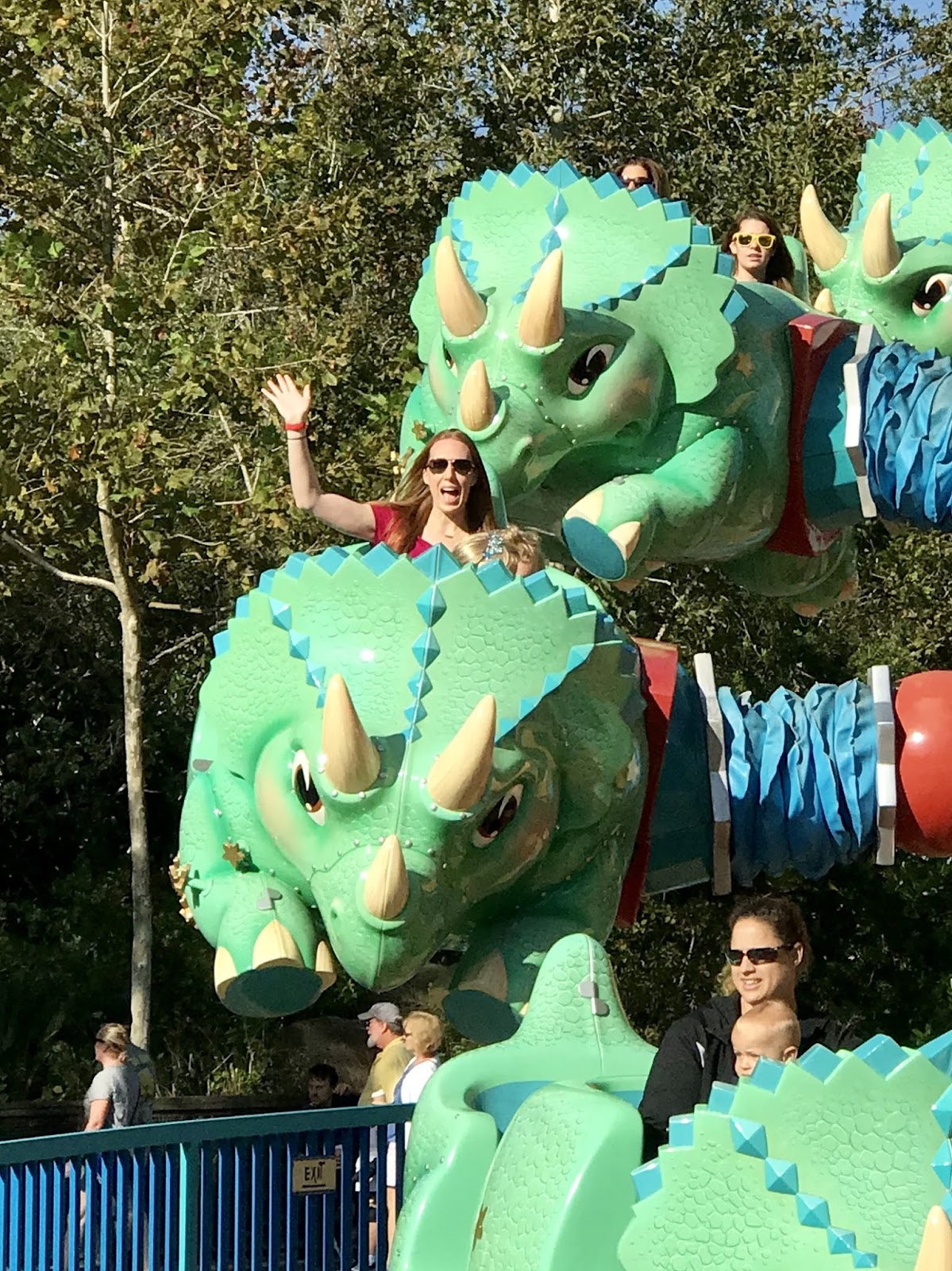 Lag Liv: Disney Days 4 and 5: Epcot and Animal Kingdom, with a bonus ...