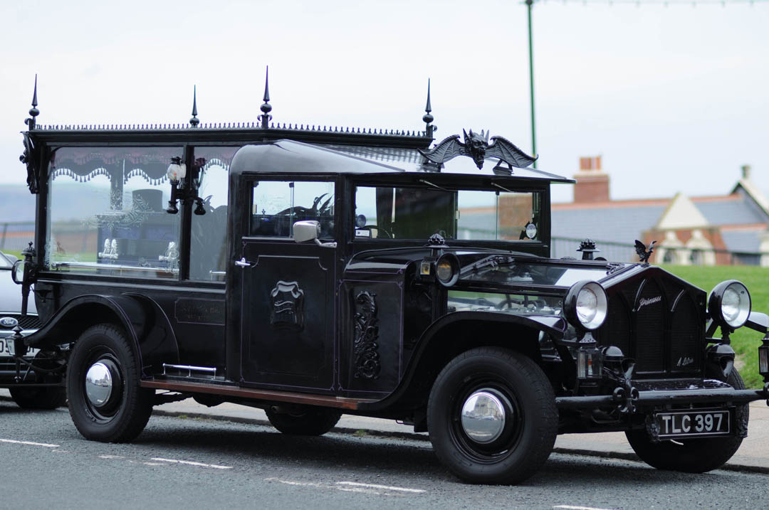 BetweenMirrors.com | Reflections In Art + Culture: ANTIQUE VICTORIAN ...