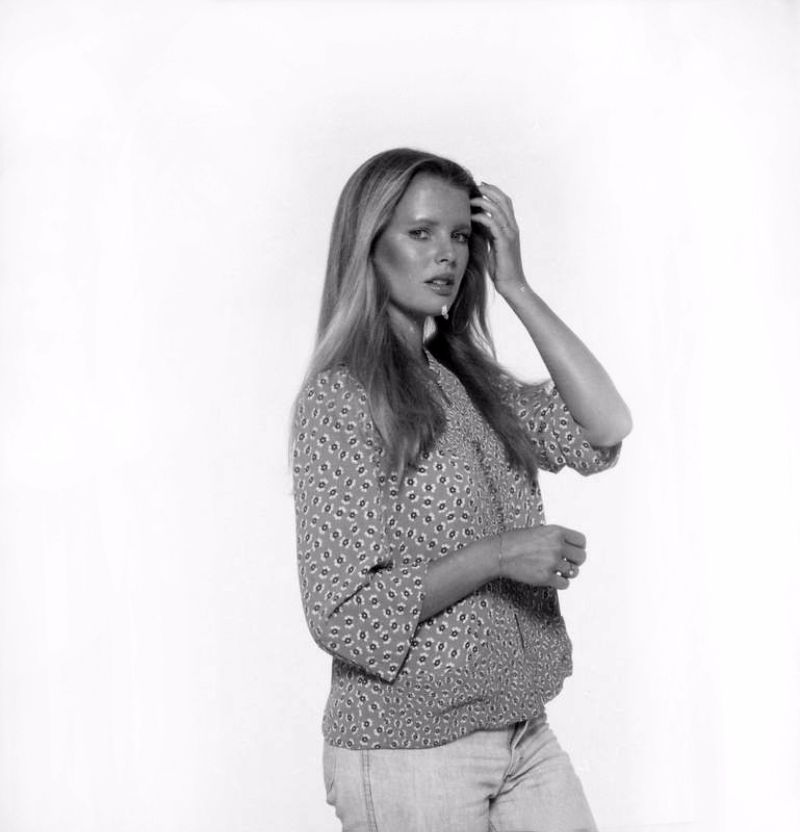 14 Beautiful Black and White Photos of Kim Basinger in 1977 ~ Vintage ...