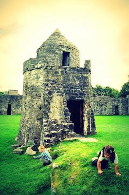 Postcards From Ireland: Aughnanure castle, a trip to the past