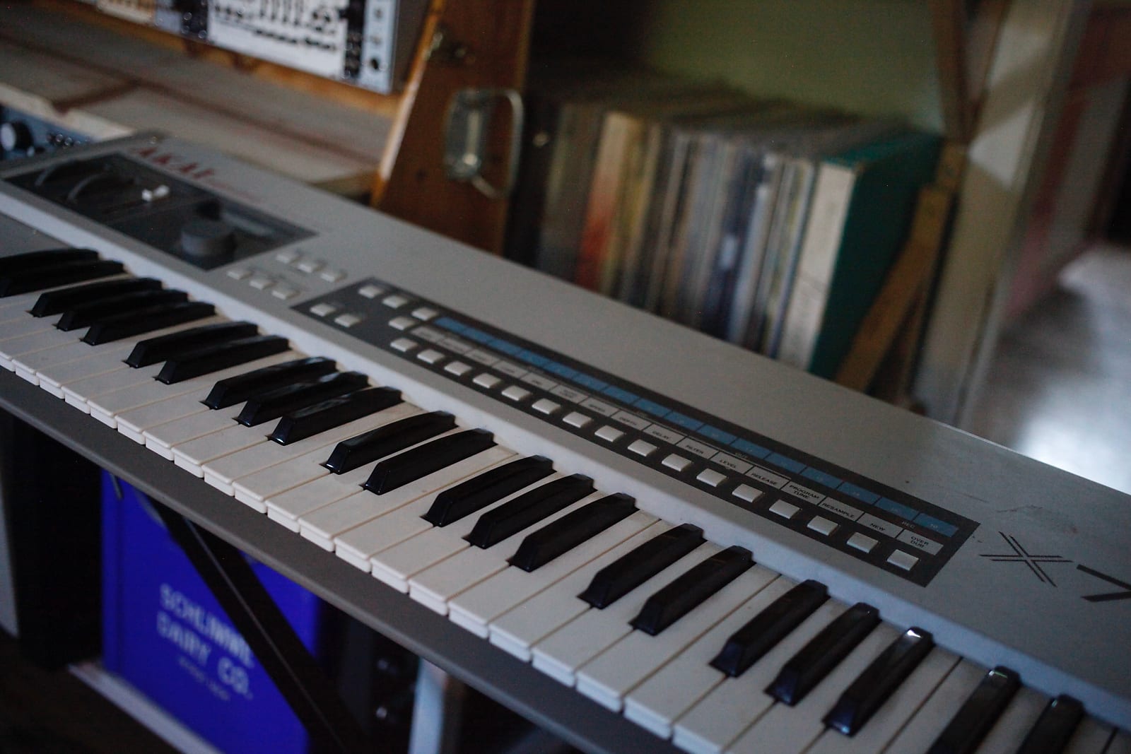 MATRIXSYNTH: Akai X7000 Sampling Keyboard