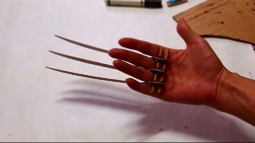 Dali-Lomo: X-Men Wolverine Prop Claws - Cardboard DIY (with template)