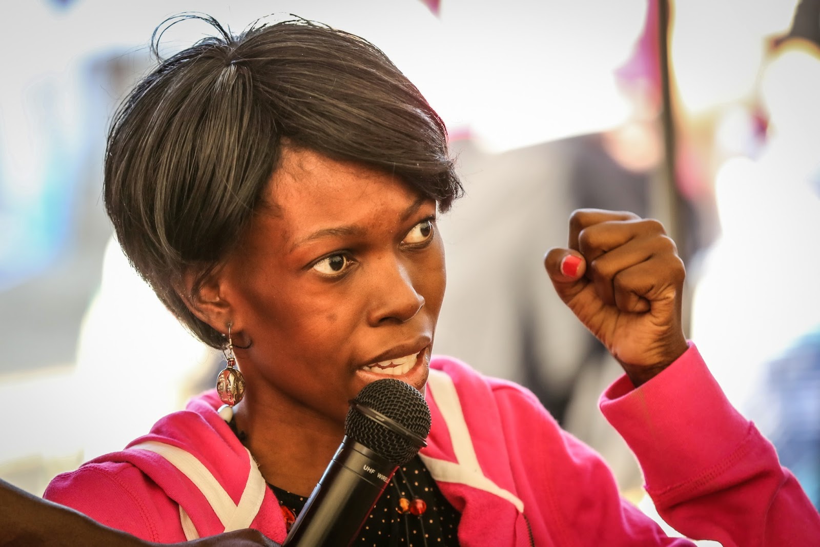 Live from Swaziland ... it's Saturday morning!: Nomsa is dead. The rest ...