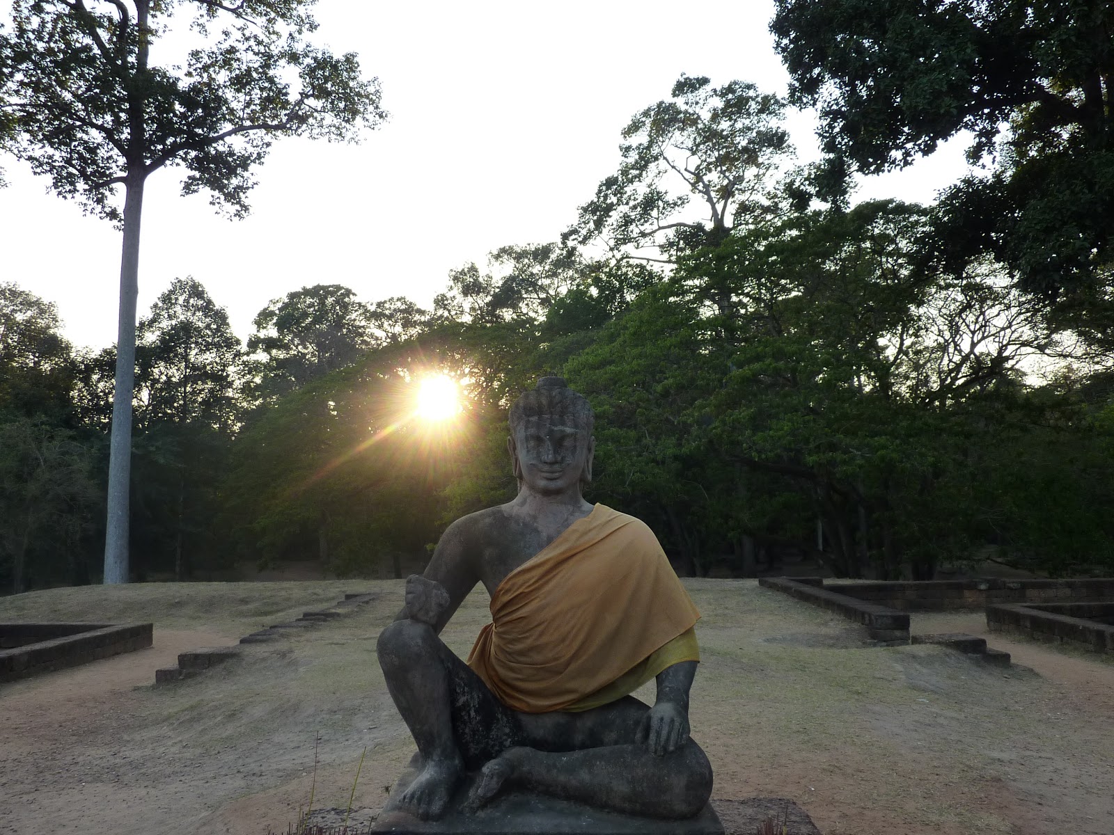 ស្តេចគម្លង់៖ រឿង ស្តេចគម្លង់ ឬព្រះបាទស័ង្ខចក្រ - BONGSOKLA.com ...