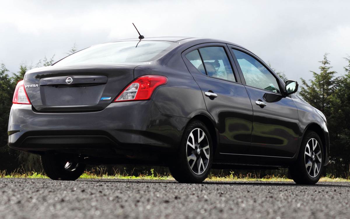 Nissan Versa 2015 nacional chega às lojas em fevereiro