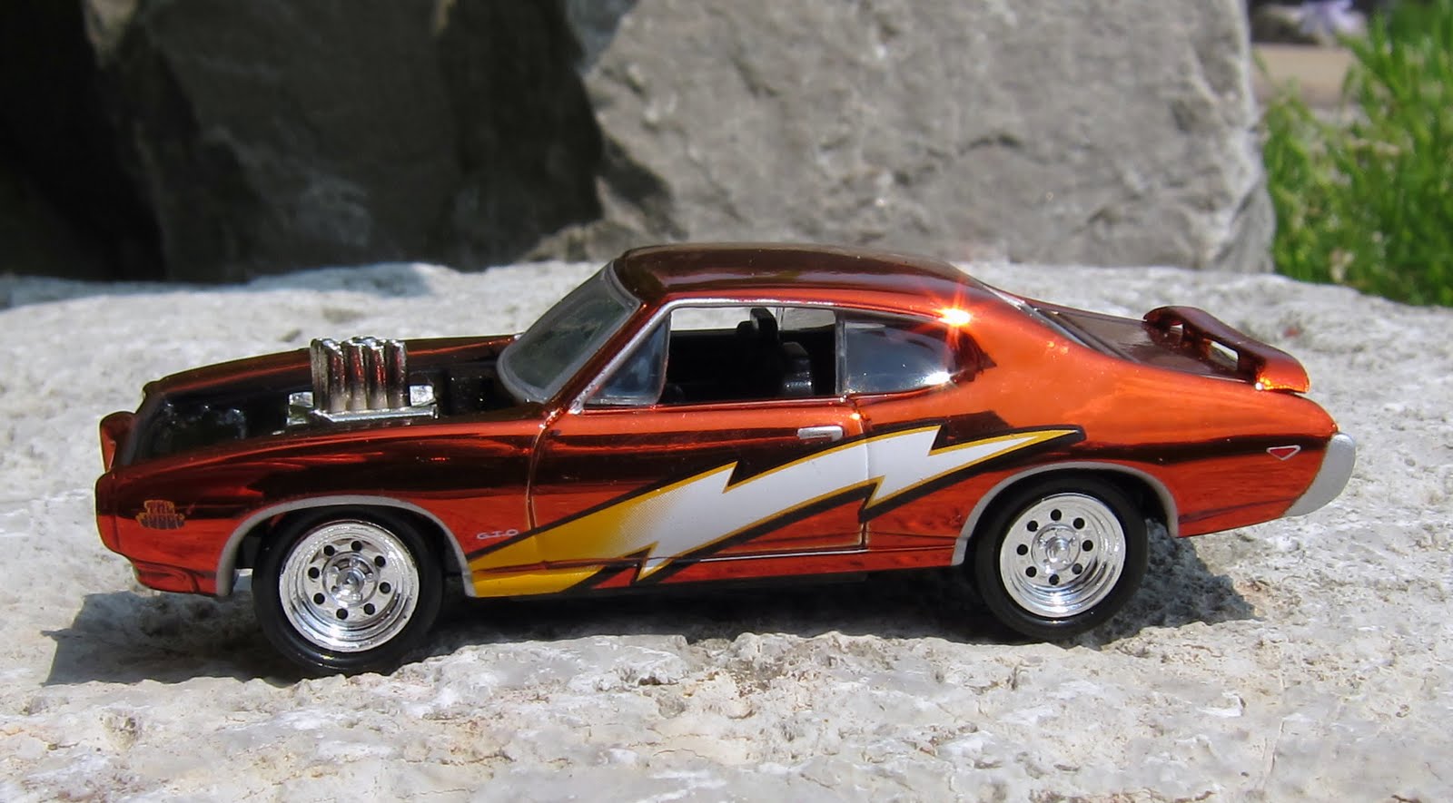 Mytoycars!: Johnny Lightning - Lightning Rods