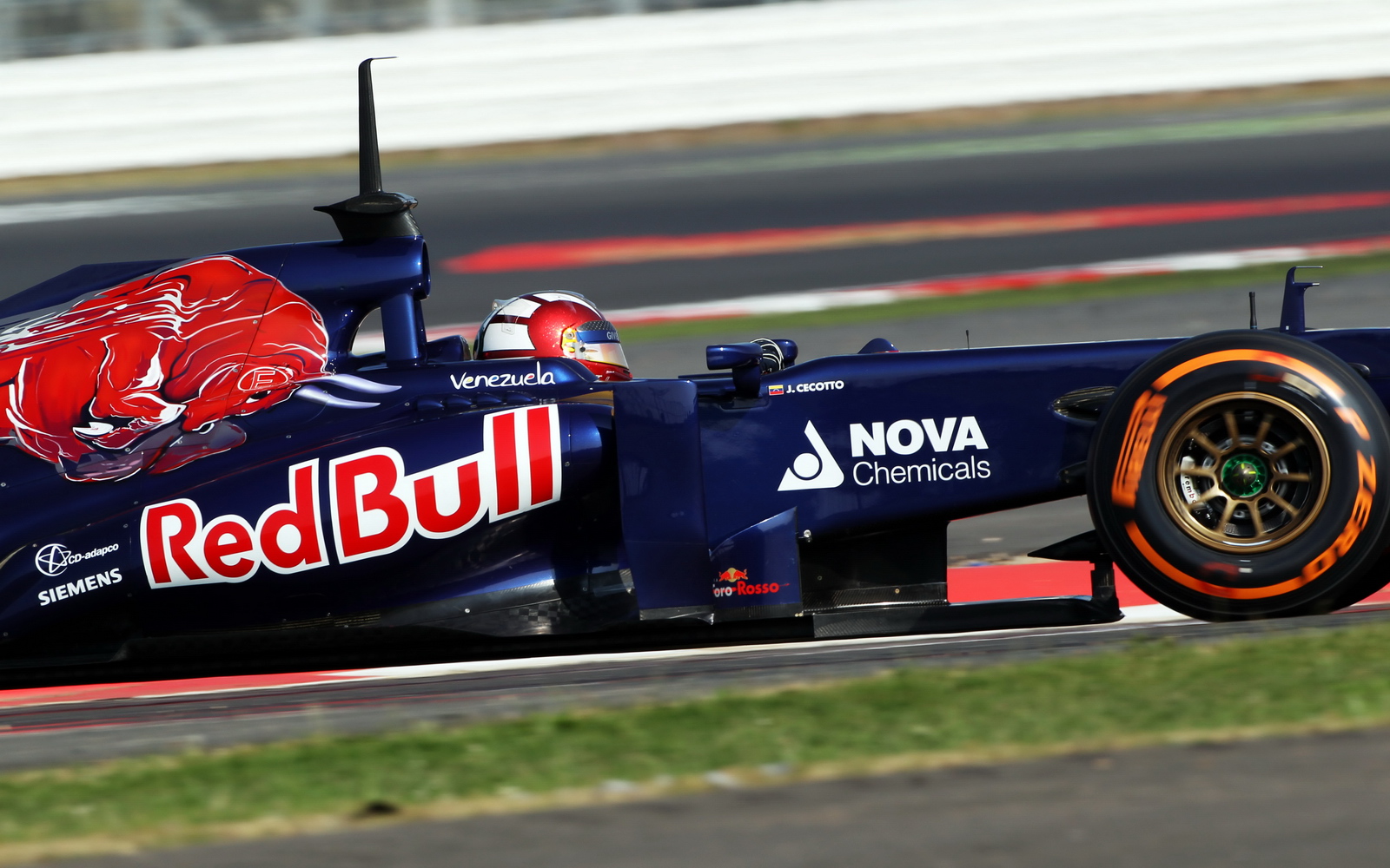 2013 SILVERSTONE TEST: DAY 1 IN HIGH RESOLUTION IMAGES - FORMULA 1