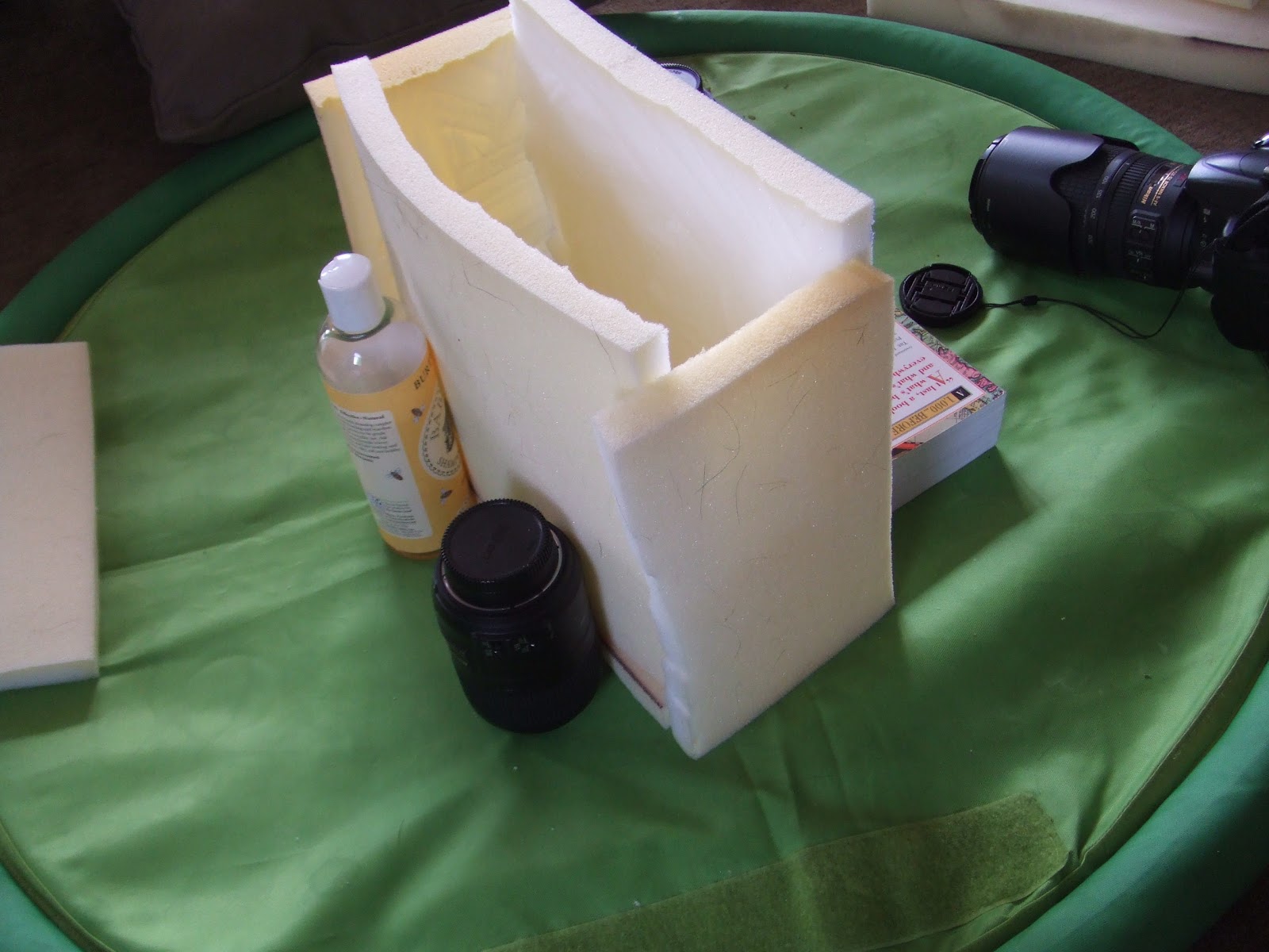 Chris and Sonja - The Sweet Seattle Life: SLR Camera Bag Tutorial