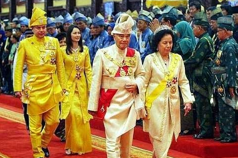 WARISAN RAJA & PERMAISURI MELAYU: Jubli Perak Pemerintahan Sultan Azlan ...