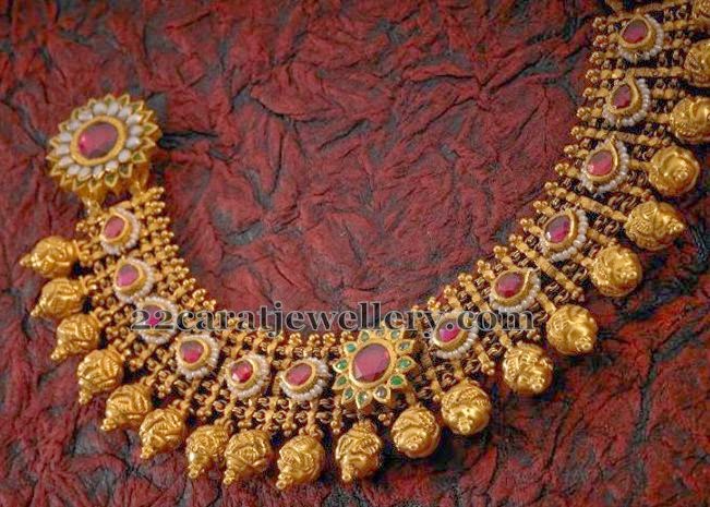 Antique Mughal Set by Tibarumal - Jewellery Designs