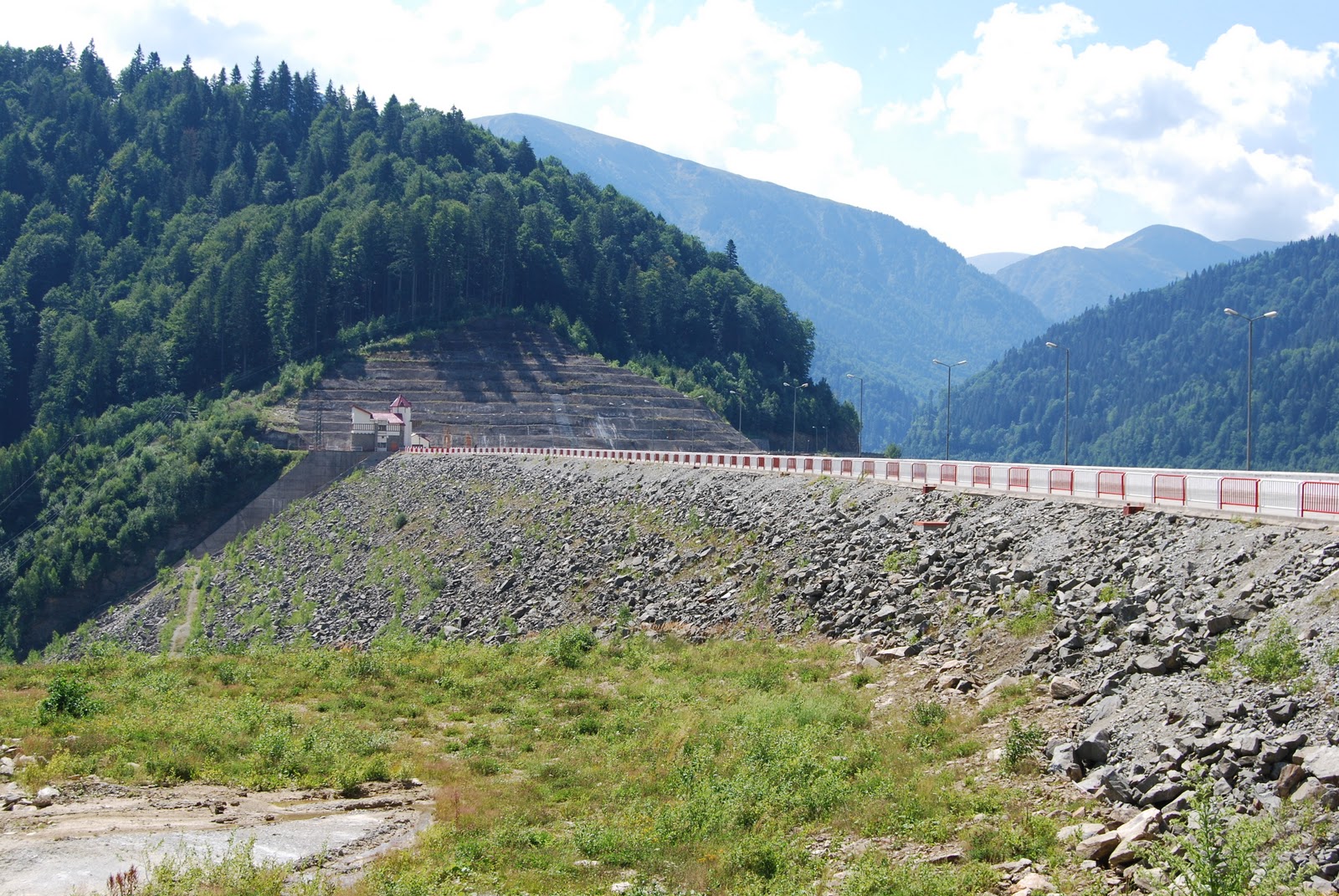 Turism cu familia prin lumea larga ....: Vacanta 2009 ( VII ) - Barajul ...