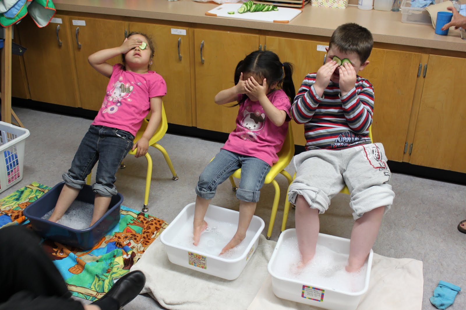 Teach-a-Saurus: Preschool Spaaaaaahhhhhhh Day!