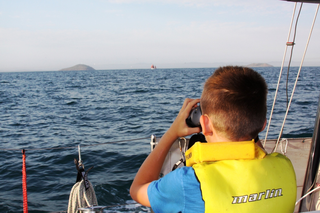 Dreamtime Sail: Middle Percy Island – The cruiser’s Great Barrier Reef ...