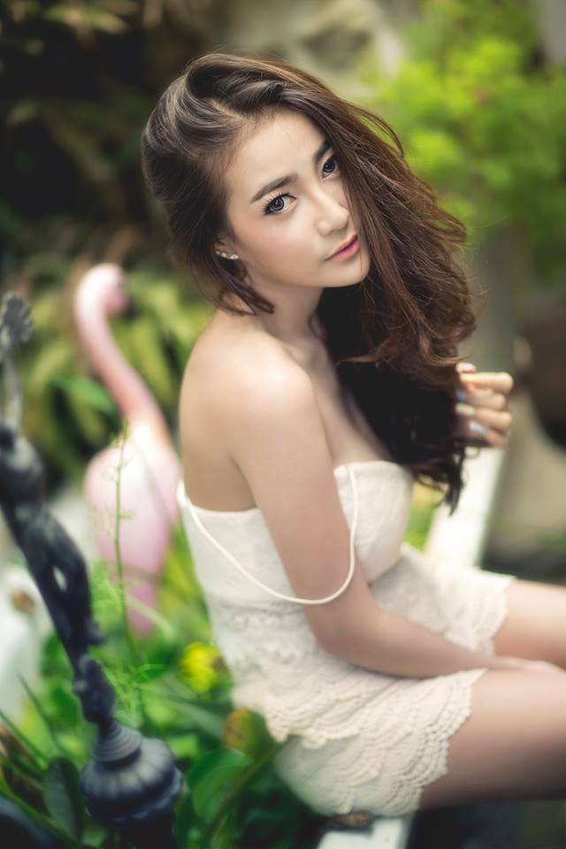 ប្រលោមលោកខ្លី: Model : Phasinee Boonrod